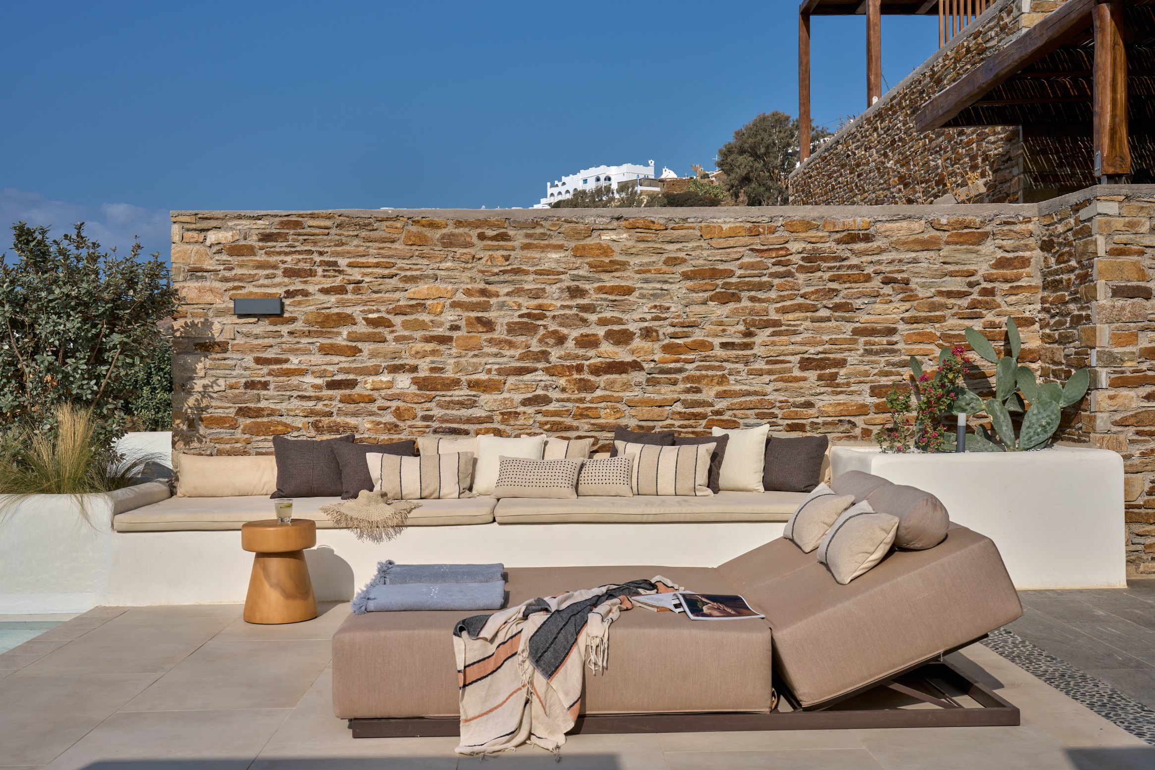 Ios Grand Pool Suites | Archetype